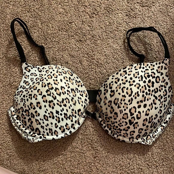 Victoria's Secret | Intimates & Sleepwear | Cheetah Vs Push Up Bra ...
